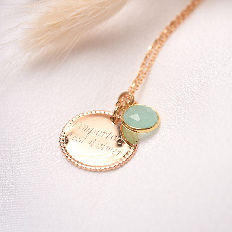 Collier médaille perlée gravée et pierre fine - Isabelle-b - Bijoux gravés Collier médaille perlée gravée et pierre fine - Isabelle-b - Bijoux gravés